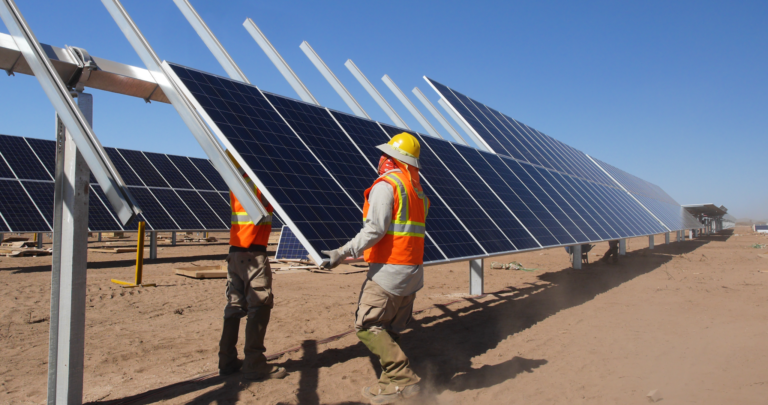 Captar los rayos del sol por todos los ángulos de un panel – pv ...