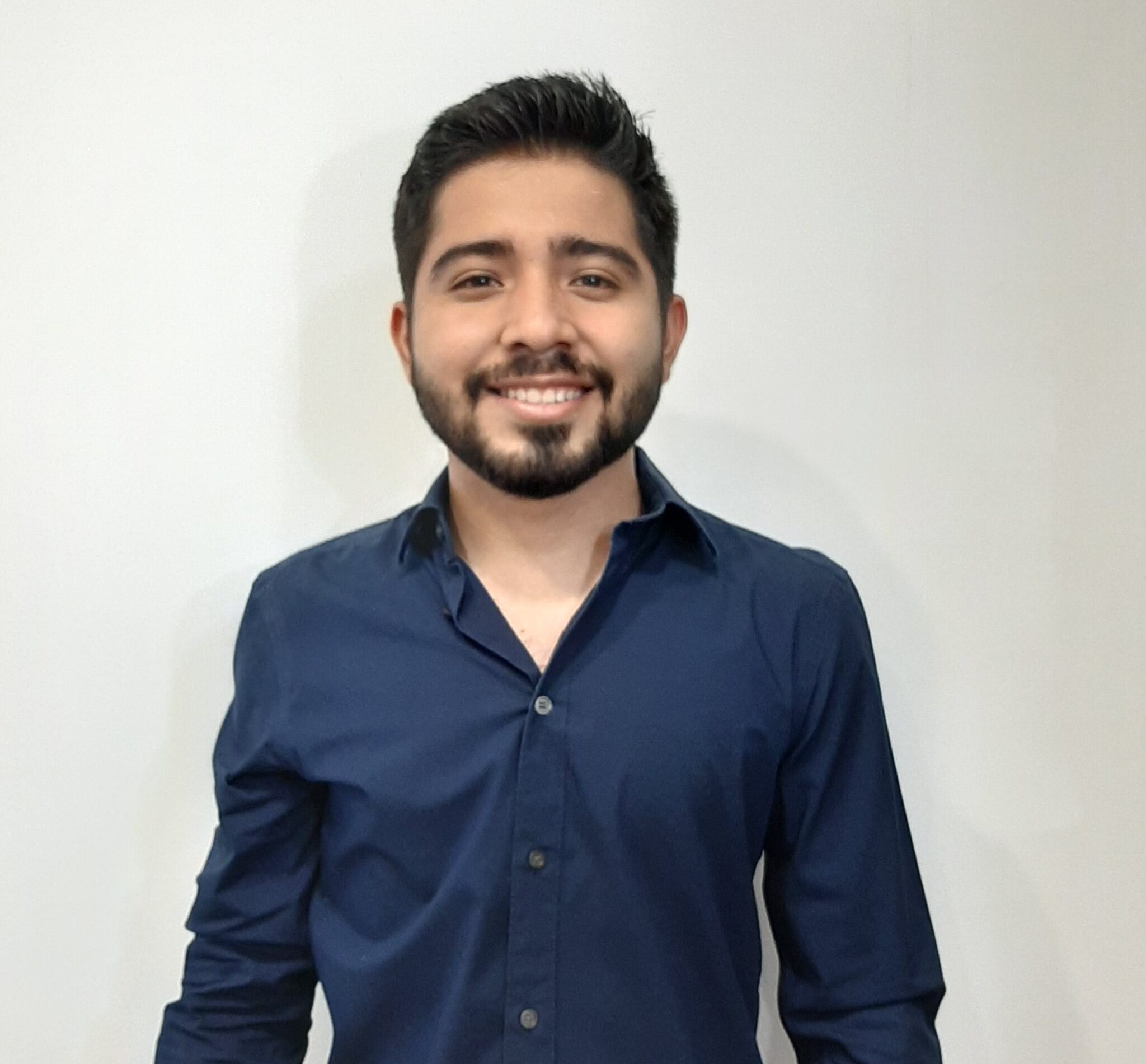 Édgar Rodríguez, ingeniero egresado de la licenciatura de Energías ...