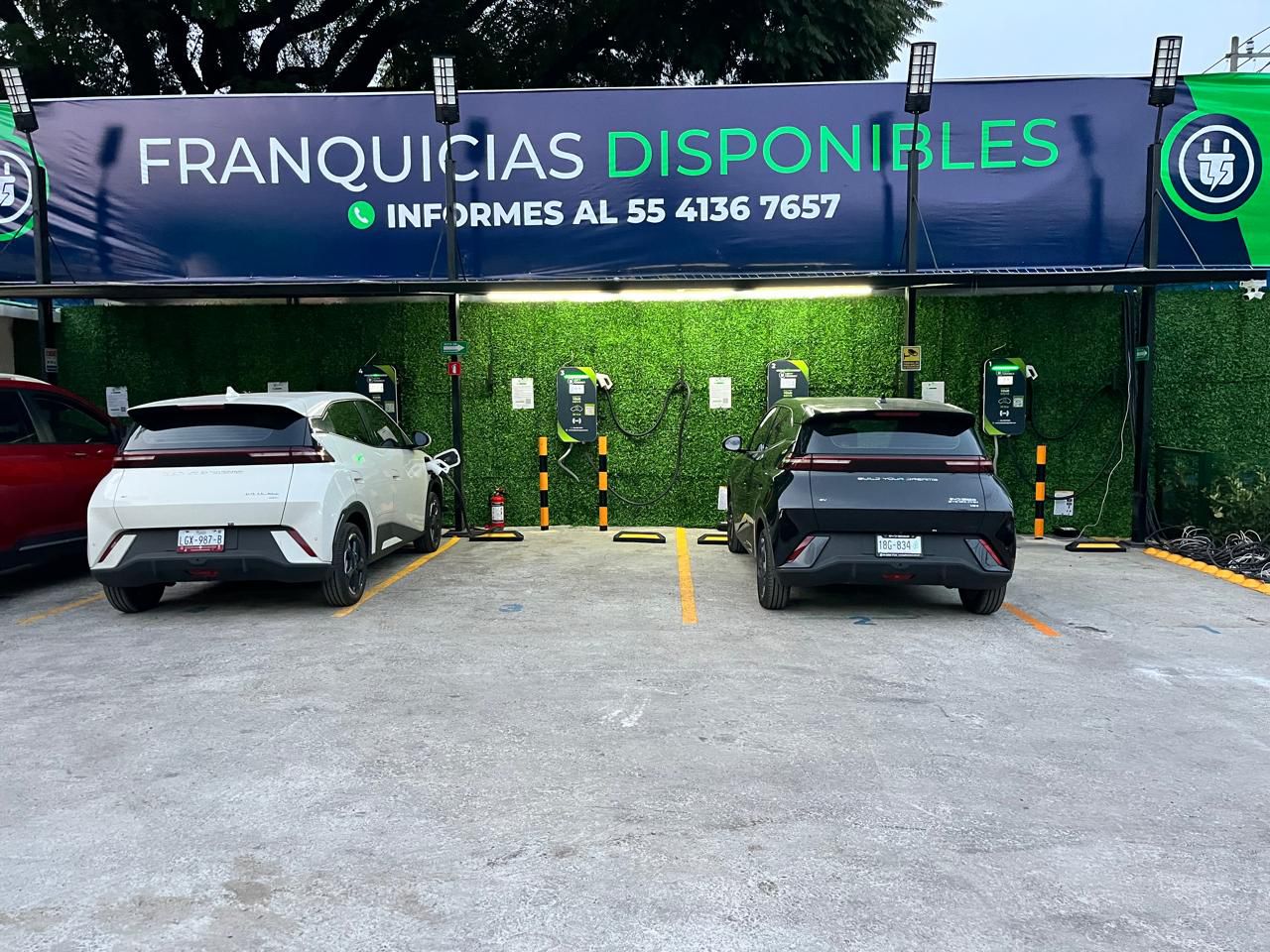 Instalan en Ciudad de México una electrolinera con diez estaciones de ...