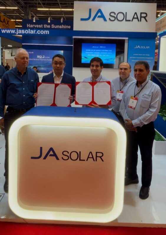 RE+ México 2025: JA Solar vende a Exel Solar 260 MW en paneles para el ...
